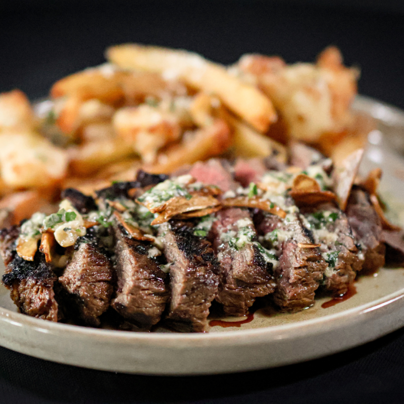 BAVETTE STEAK FRITES - Entourage Restaurant