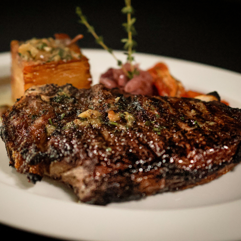 HOUSE FAVORITES - Entourage Restaurant